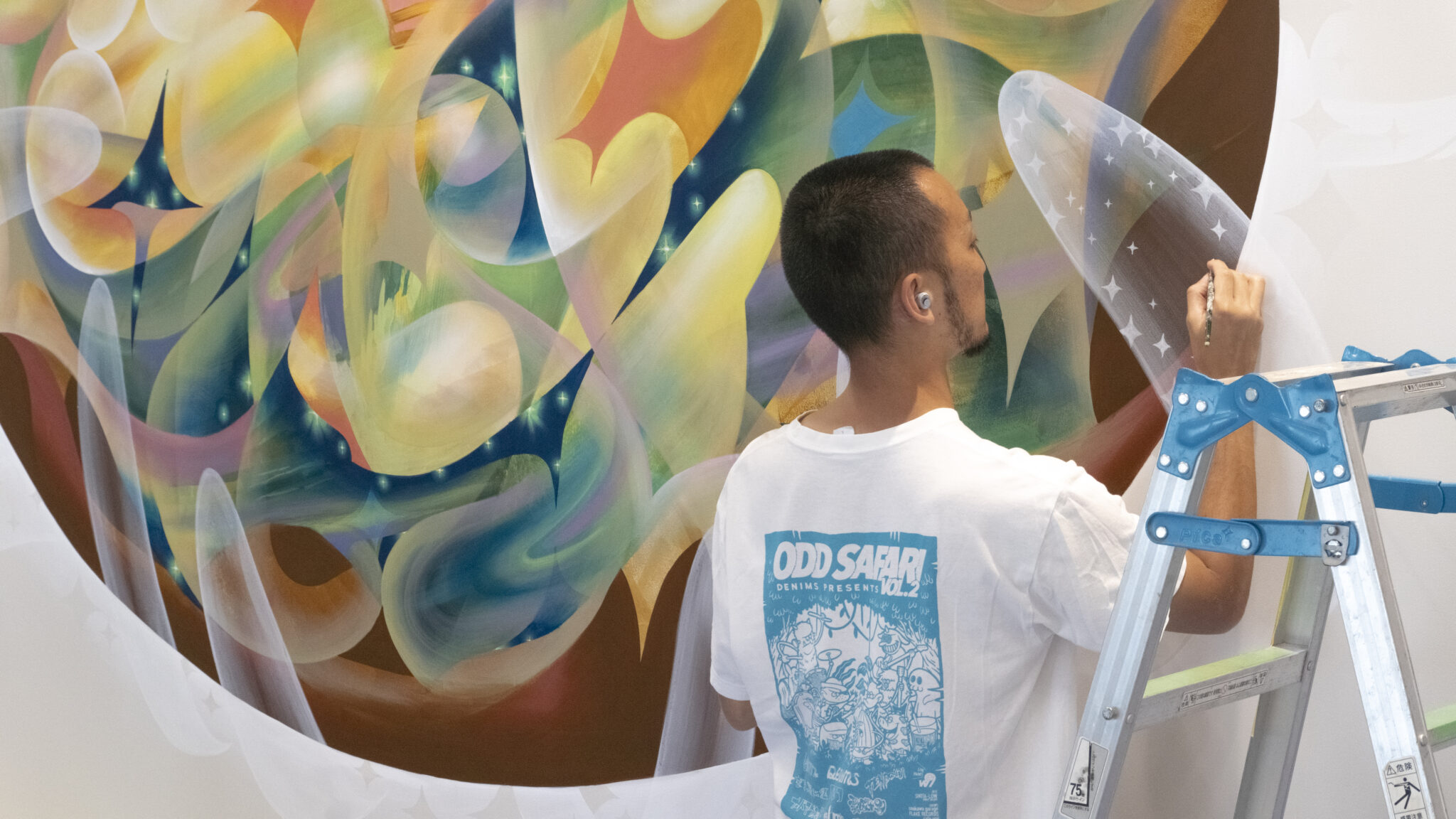 SCSKの新たな価値創造の場である「SCSK LINK SQUARE」。共創のストーリーを伝えるアートとして、ペインターユニットWHOLE9が ...